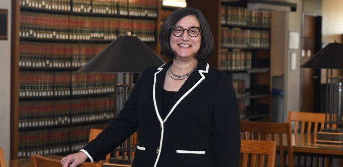 Elizabeth Adelman named SUNY Distinguished Librarian - School of Law ...