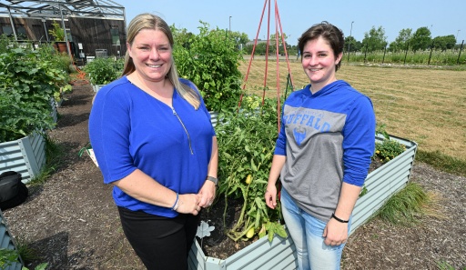 The law school’s green team flourishes in UB’s community garden ...